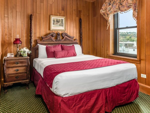 Queen Junior Suite - The Lafayette Hotel
